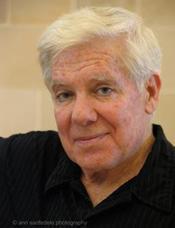 Author Les Roberts biography and book list